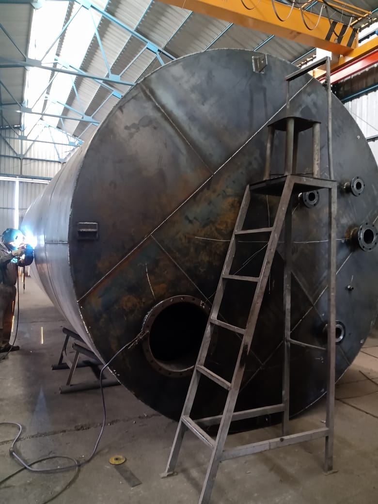 Tanque Con Batea | tankor.com.ar